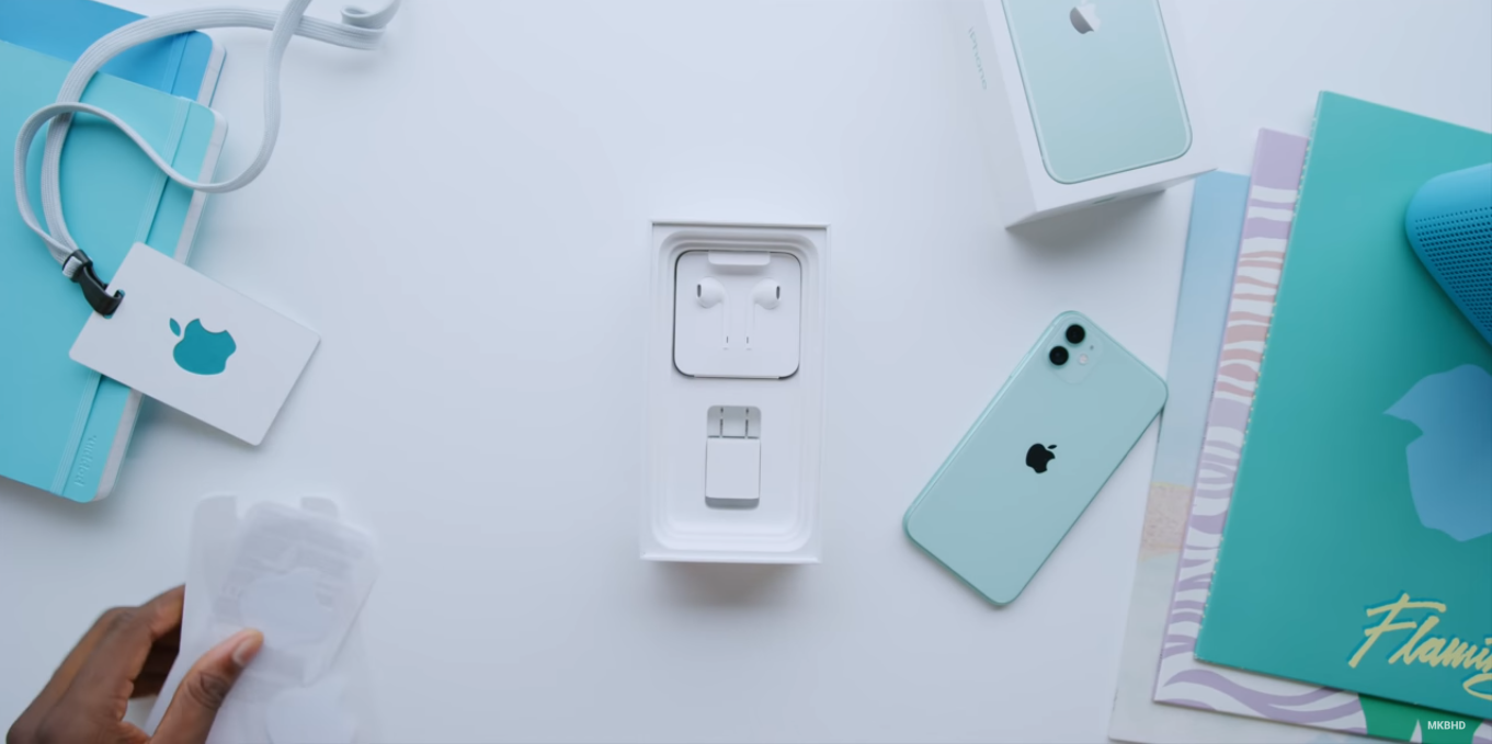 Unboxing Every Green iPhone 11! - Đại Tín Mobile
